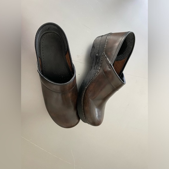 Dansko | Shoes | Dansko Cordovan Brown Clogs Sz 39 | Poshmark